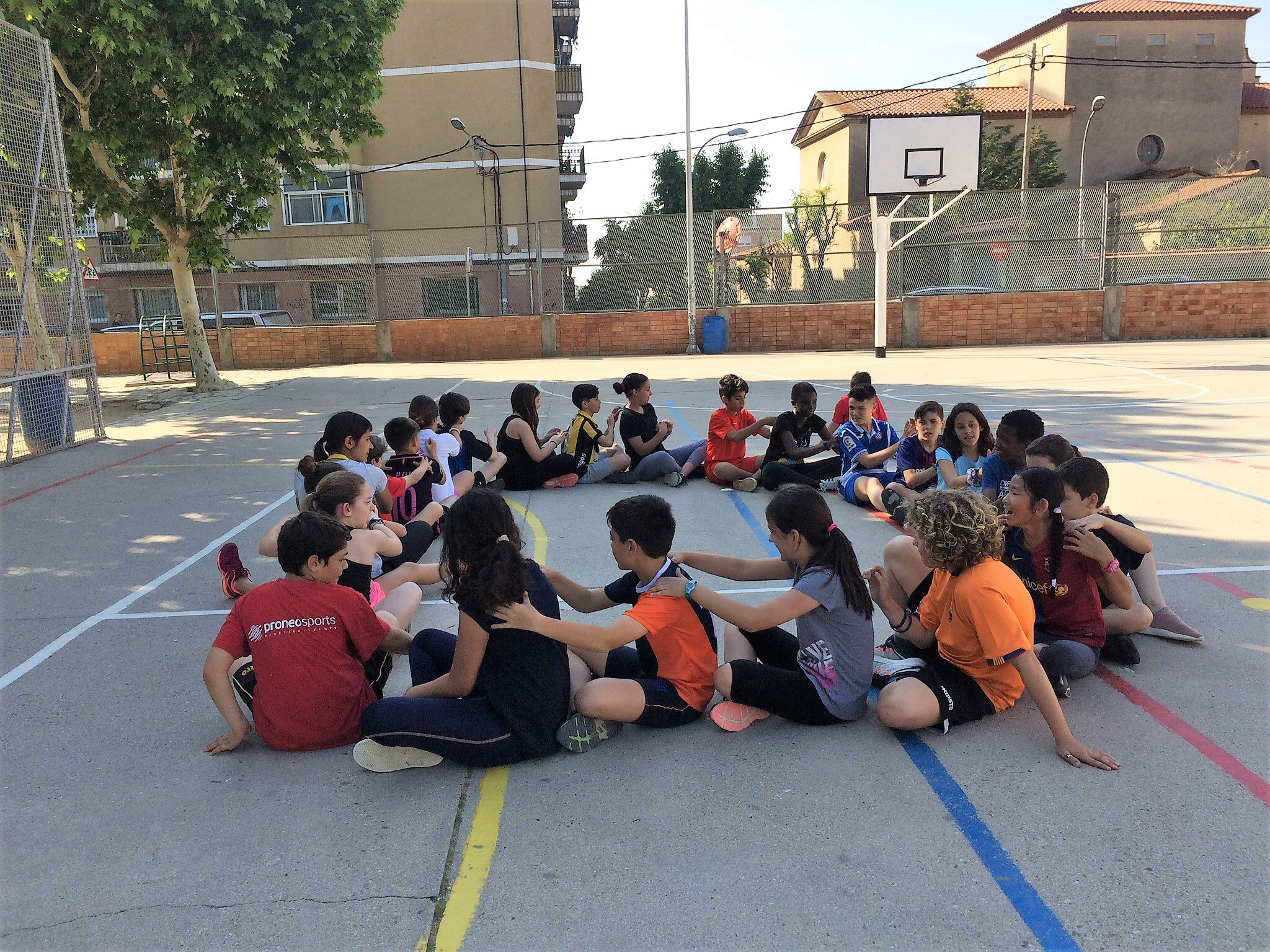 Educació física cooperativa - Escola Gem - Llar d'infants, Infantil, Primària, ESO, Batxillerat ...